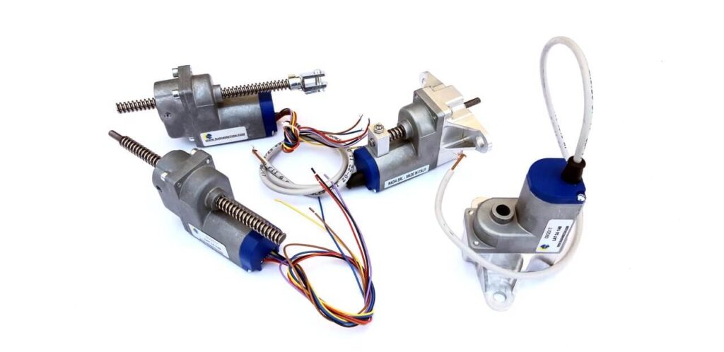 Linear Actuator 12-24VCC - LAT 0.5A 1/48 12V: 3.2mm/s; 260N - 24V: 6 ...